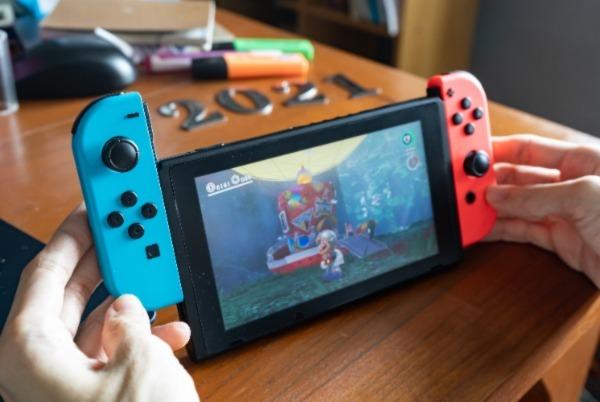 Does nintendo switch have built in games store