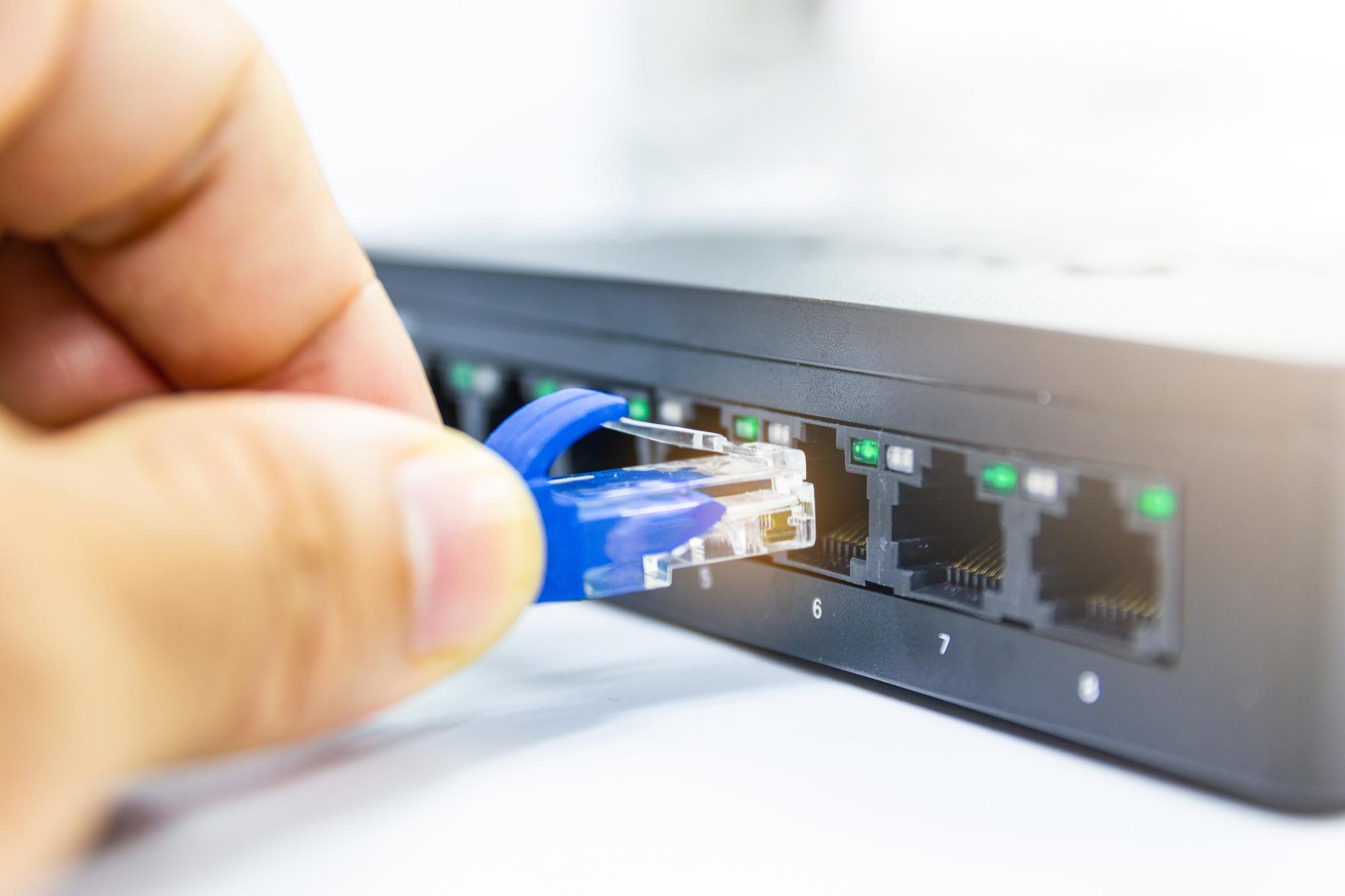 What is a network switch and what does it do? | Currys